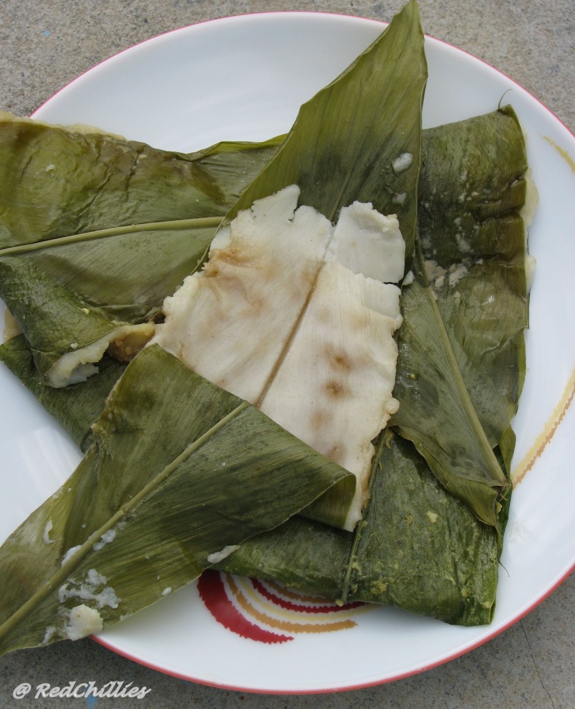 Konkani Patholi/ Arasina Yele Kadabu/ Sweet Dumpling Steamed in ...